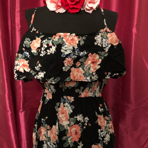 New Look | Dresses | Ruffled Floral Maxi Dress Flounce Bottom | Poshmark